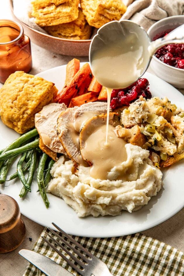 Simple and Savory Turkey Gravy Recipe